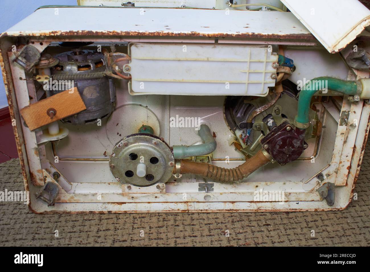 Old washing machine hi-res stock photography and images - Alamy