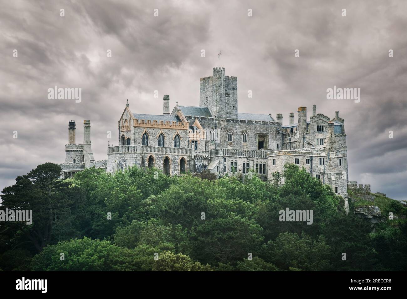 Zoom photo of Saint Michael's Mount island, Cornwall, Great Britain ...