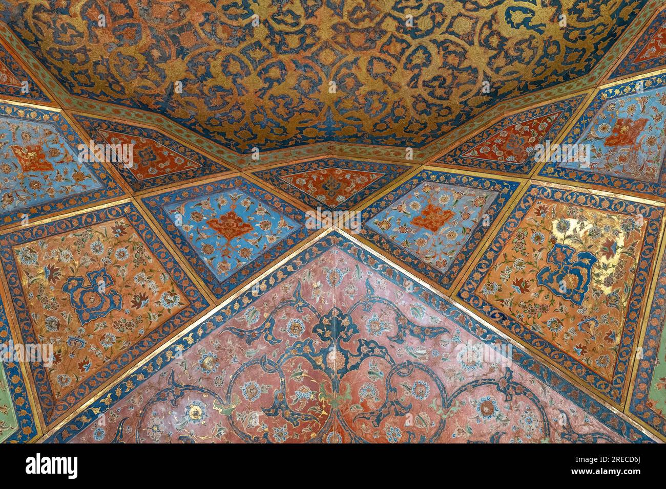 Ali Qapu Palace served as the official residence of Persian Emperors of ...