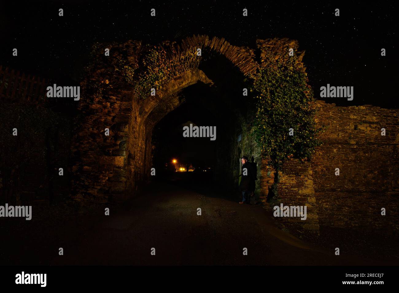 Scary man night hi-res stock photography and images - Alamy