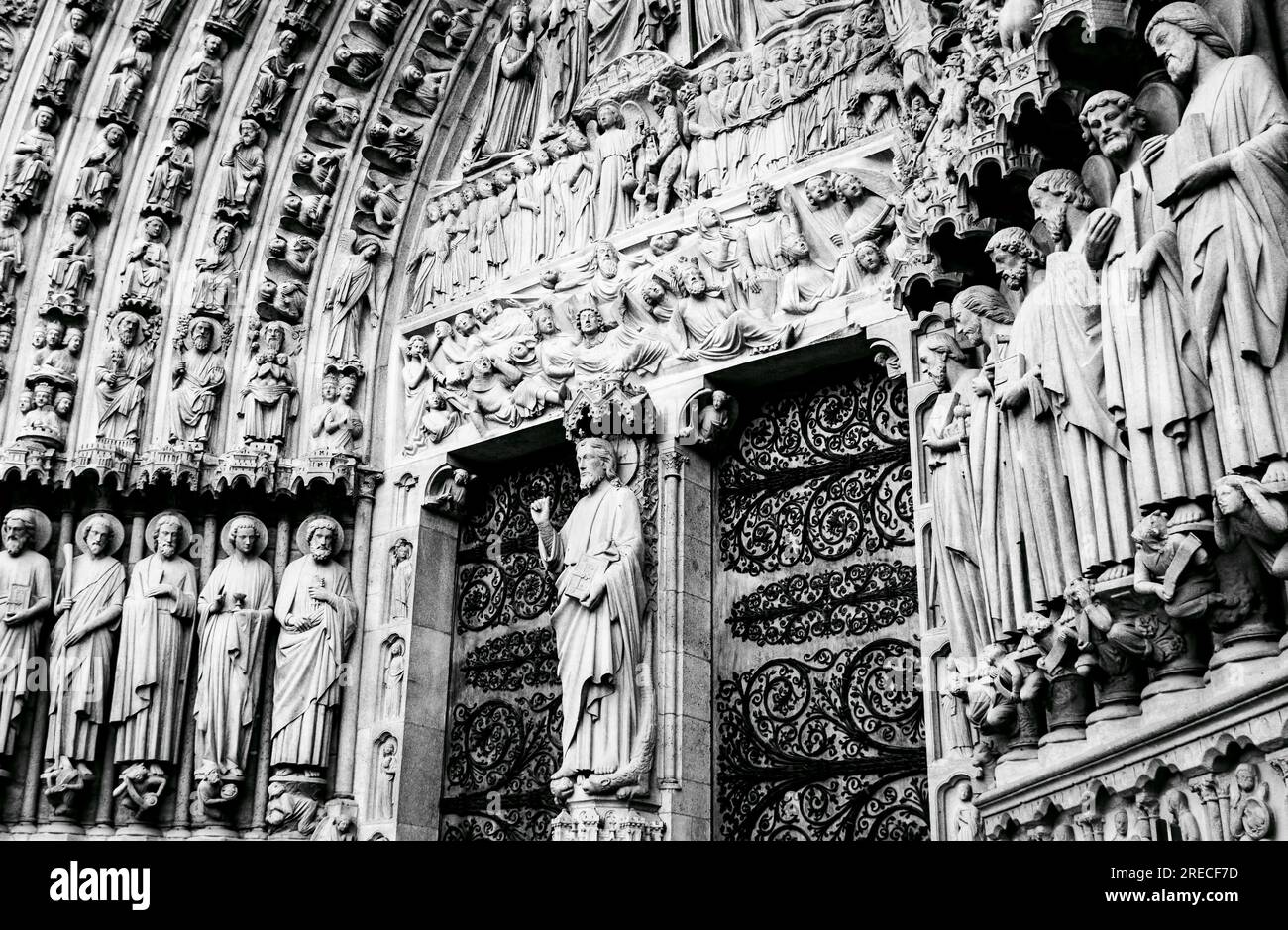 Paris west facade of Notre Dame cathedral Stock Photo - Alamy