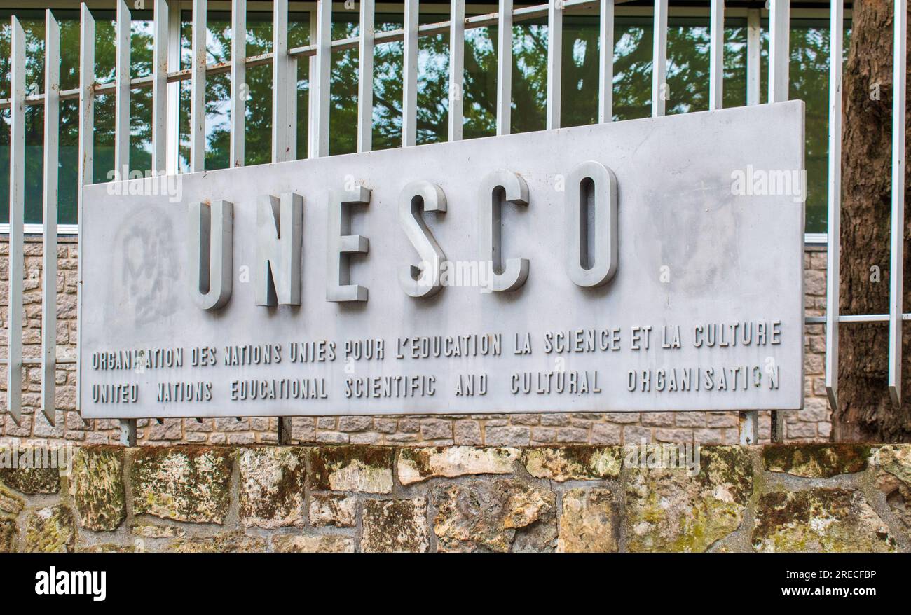 Unesco headquarter paris hi-res stock photography and images - Alamy