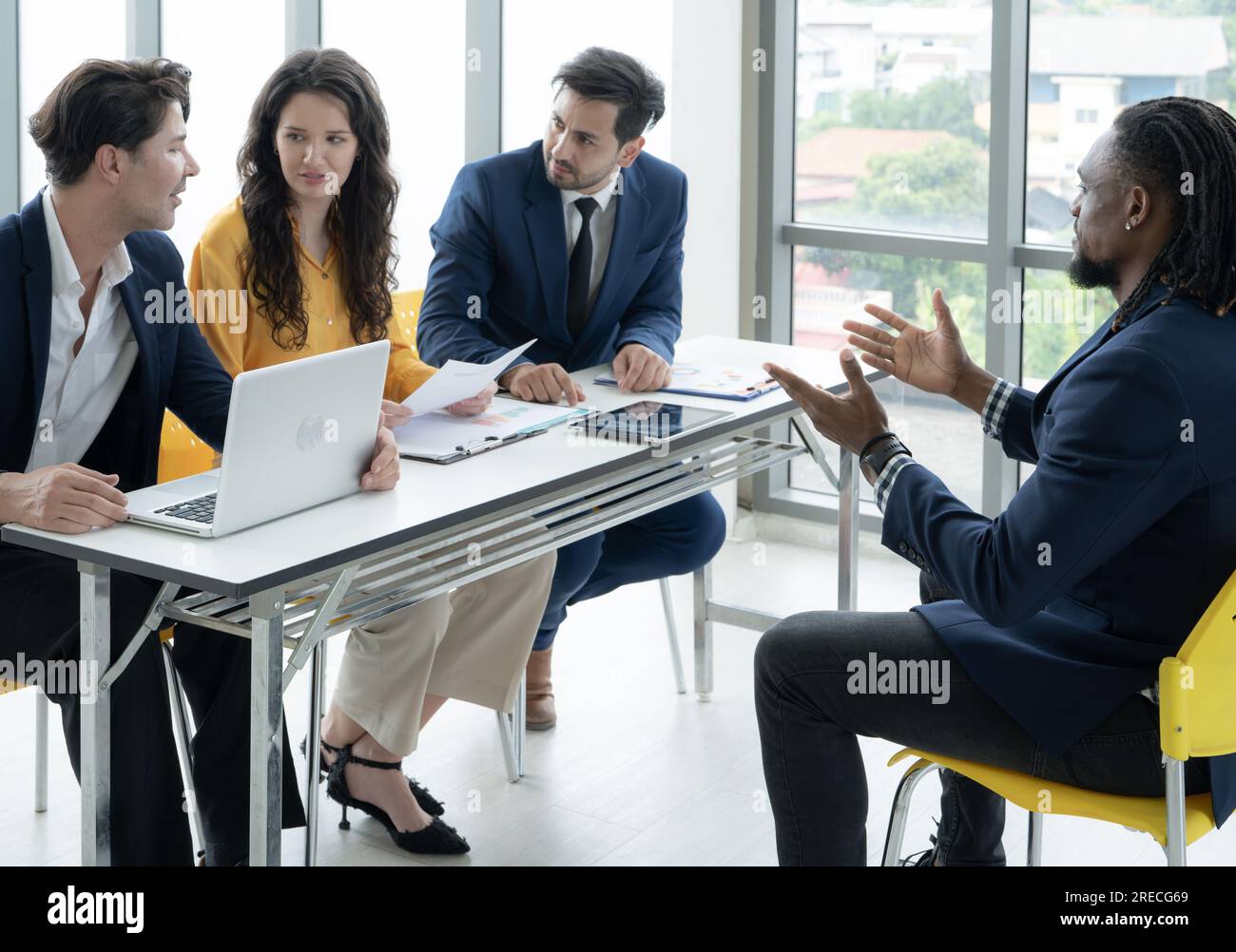 Diverse applicant hi-res stock photography and images - Alamy
