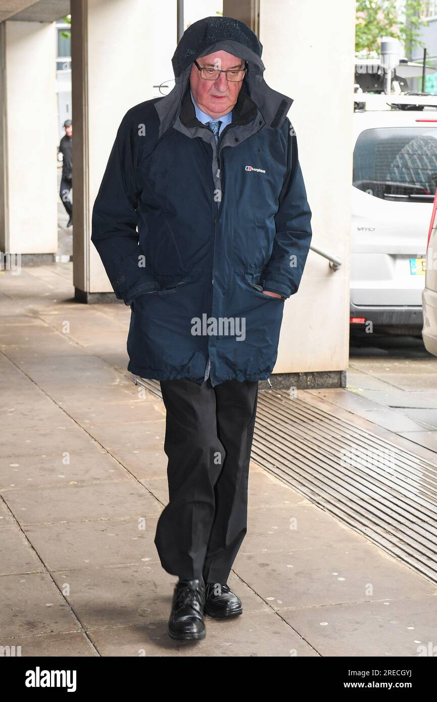 John Letby, the father of nurse Lucy Letby, arrives at Manchester Crown ...