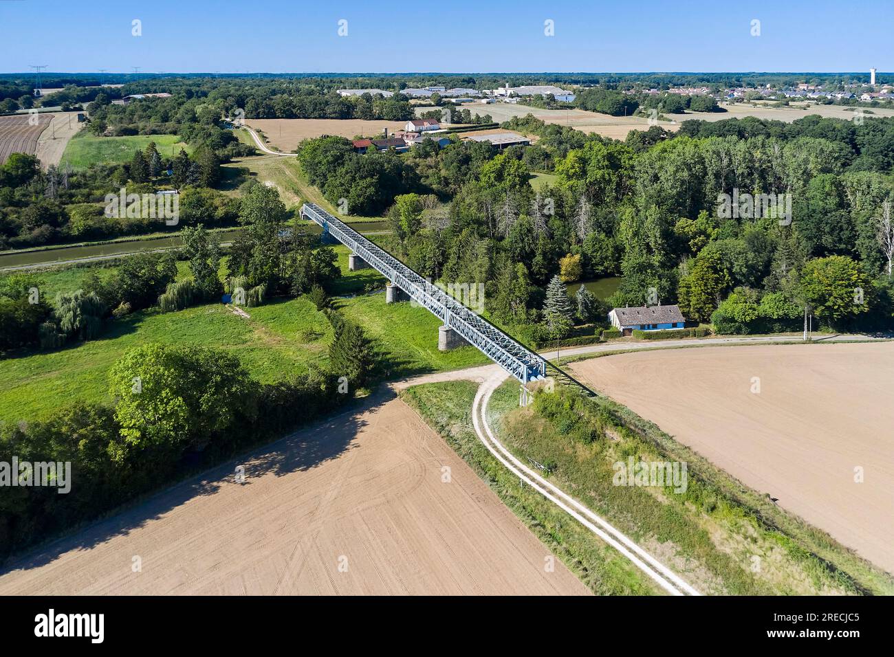 Ouzouer surTrezee (noth central France): feeder channel of the Canal de ...