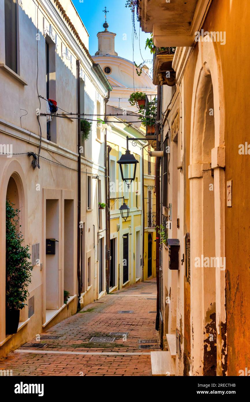 Small alley in the historical centre, Spoltore, Italy Stock Photo - Alamy
