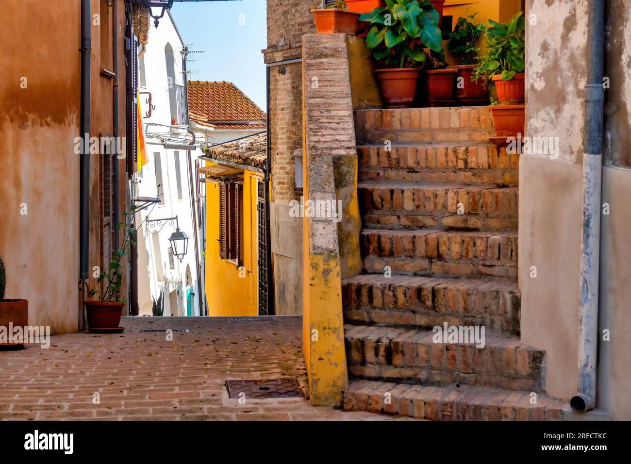 Small alley in the historical centre, Spoltore, Italy Stock Photo - Alamy