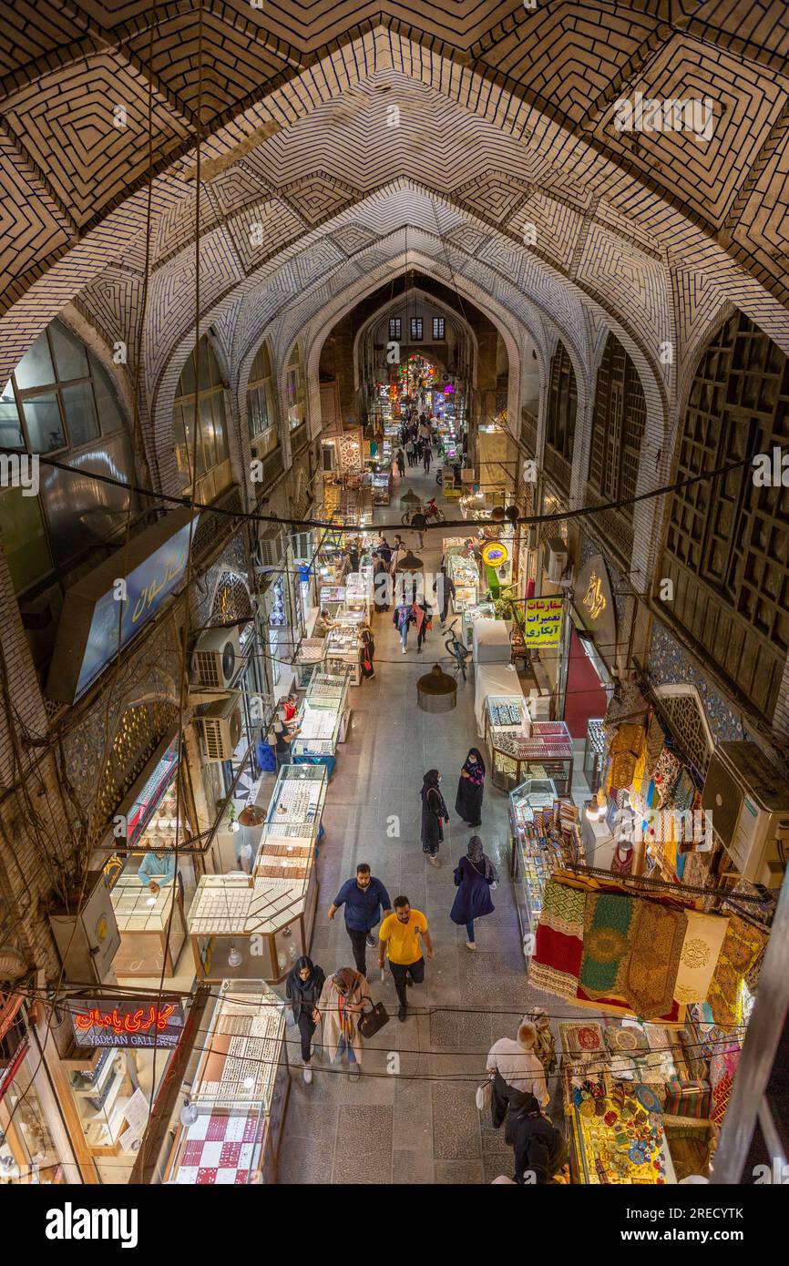 People shop inside the Grand Bazaar of Isfahan in Iran Stock Photo - Alamy
