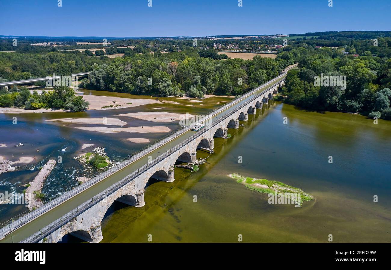 Cuffy (central France): aerial view of the Guetin navigable water ...