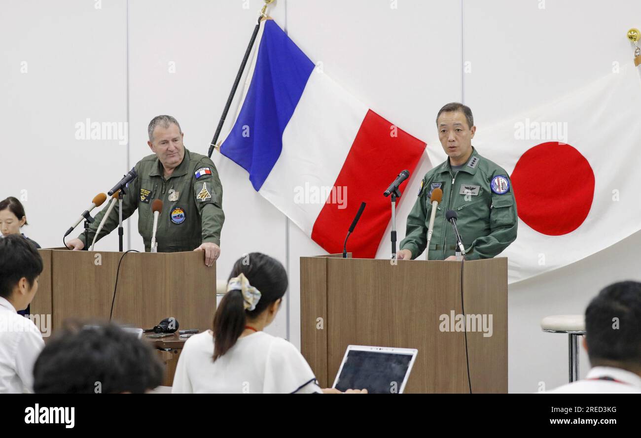 Japan Air Self-Defense Force Chief of Staff Gen. Hiroaki Uchikura (R) attends a joint press ...