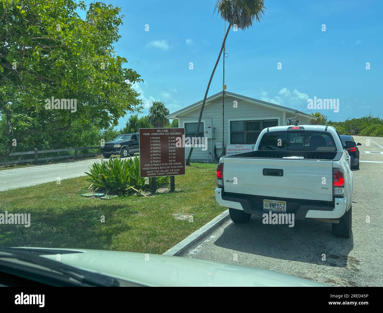Marathon, FL USA - July 16, 2023: Cars waiting to get into the Florida ...