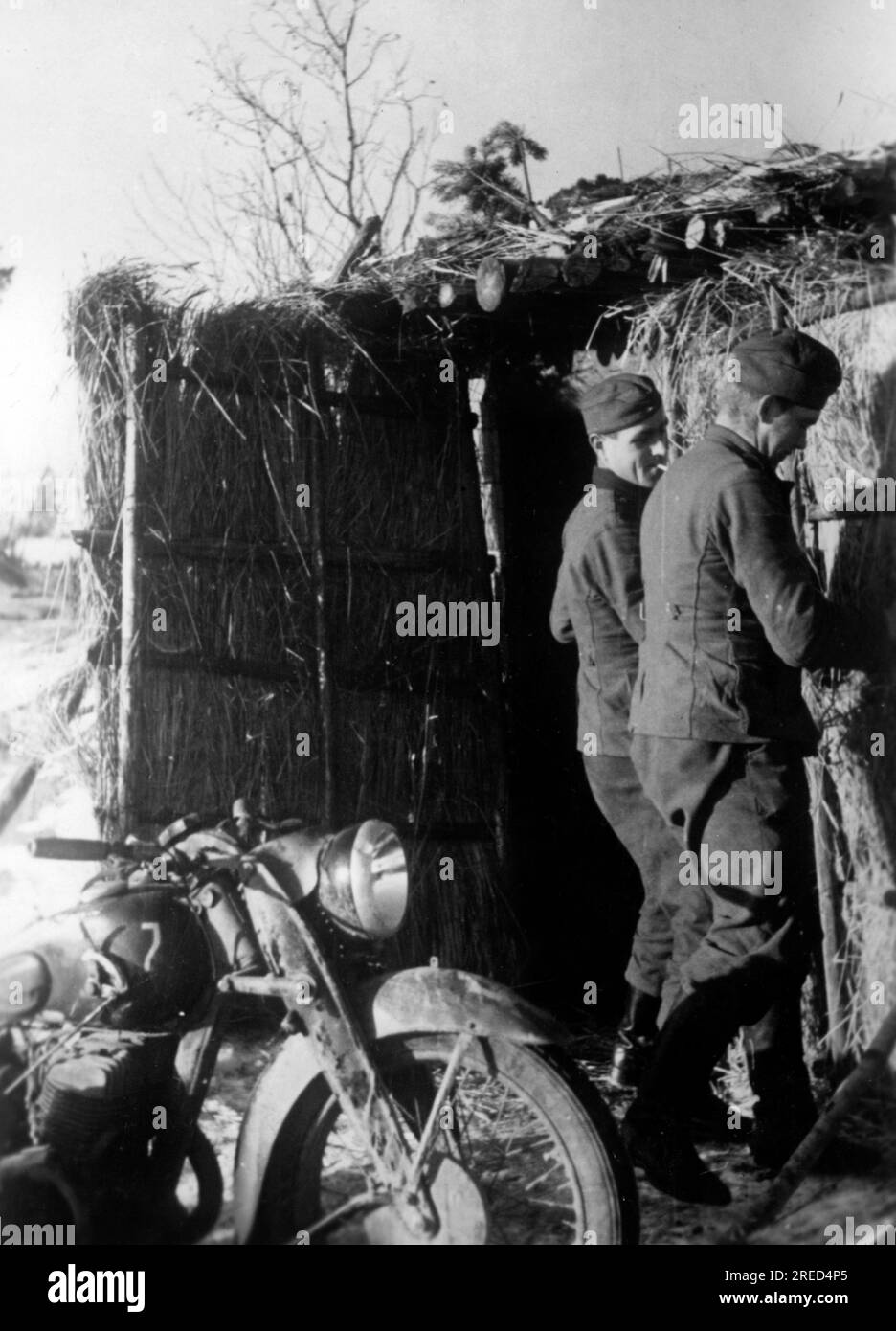 Waffen SS soldiers building dugouts in the central section of the ...