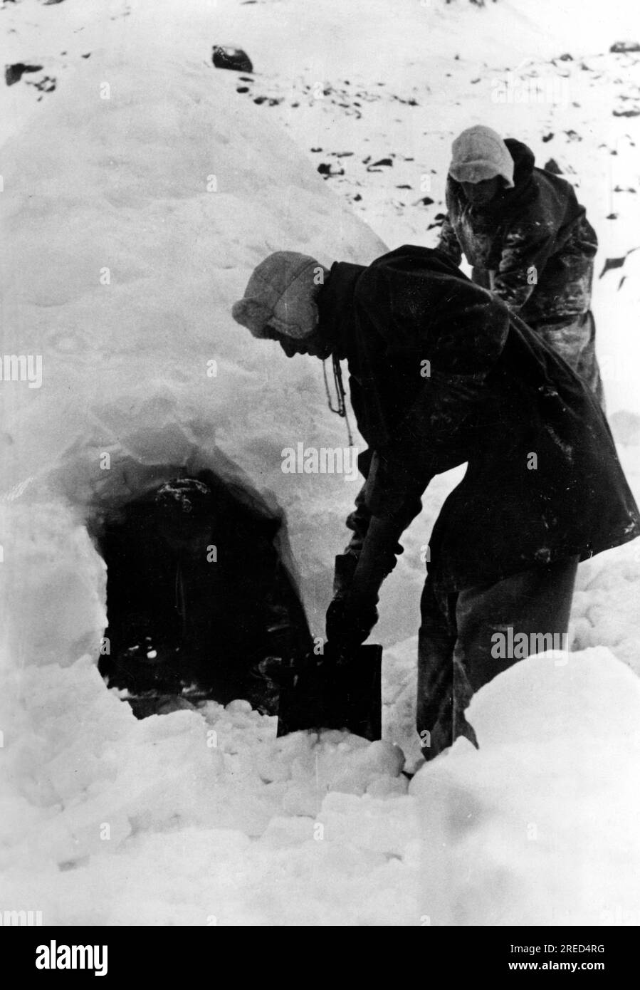 German soldiers have built an igloo in their position. Photo: Serr ...