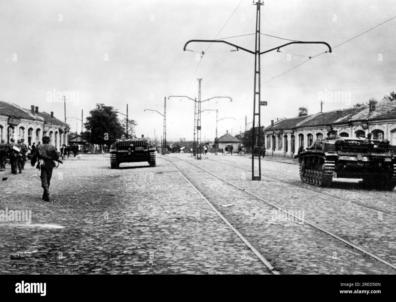 Soldiers waffen ss combat eastern front hi-res stock photography and ...