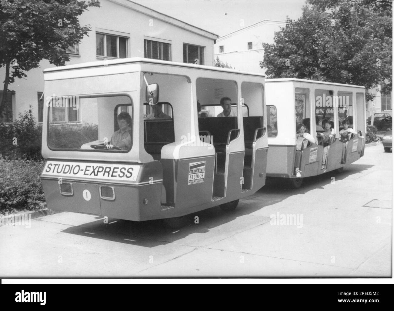 The Studio Express is a convenient way to travel around the Filmpark ...