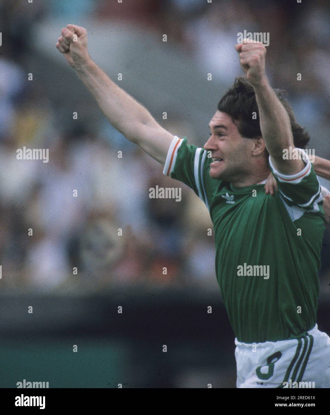 FB EM 1988 / England - Ireland 0:1 /12.06.1988/ Ray Houghton cheers ...