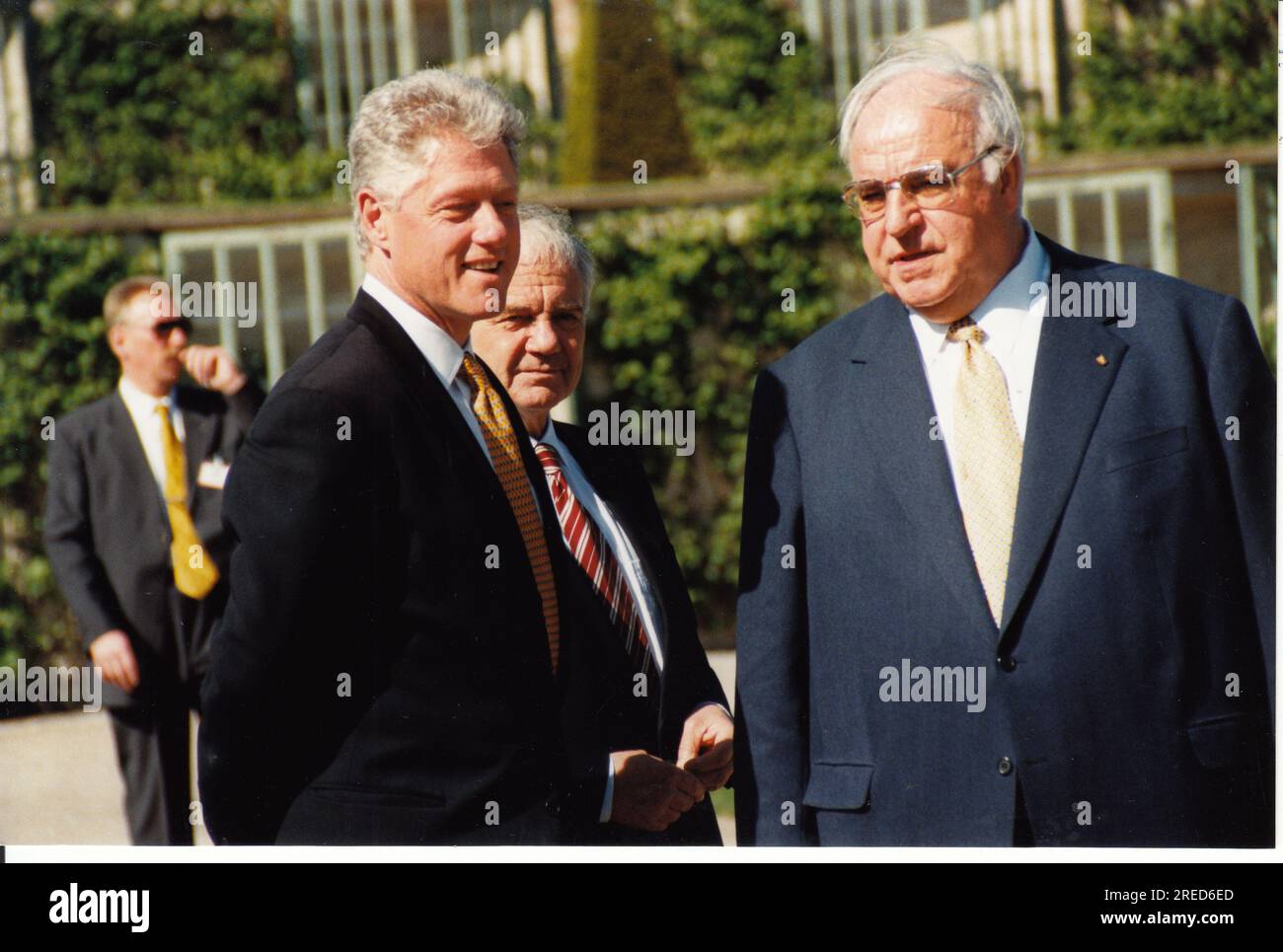 State visit by U.S. President Bill Clinton to strengthen European ...