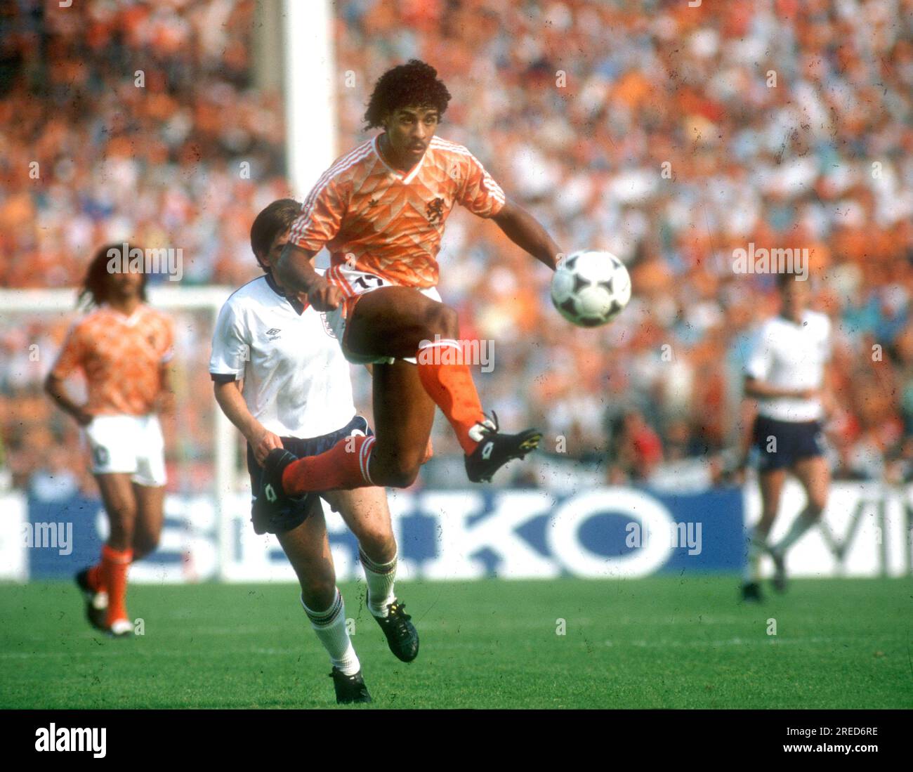 Frank rijkaard 1988 hi-res stock photography and images - Alamy
