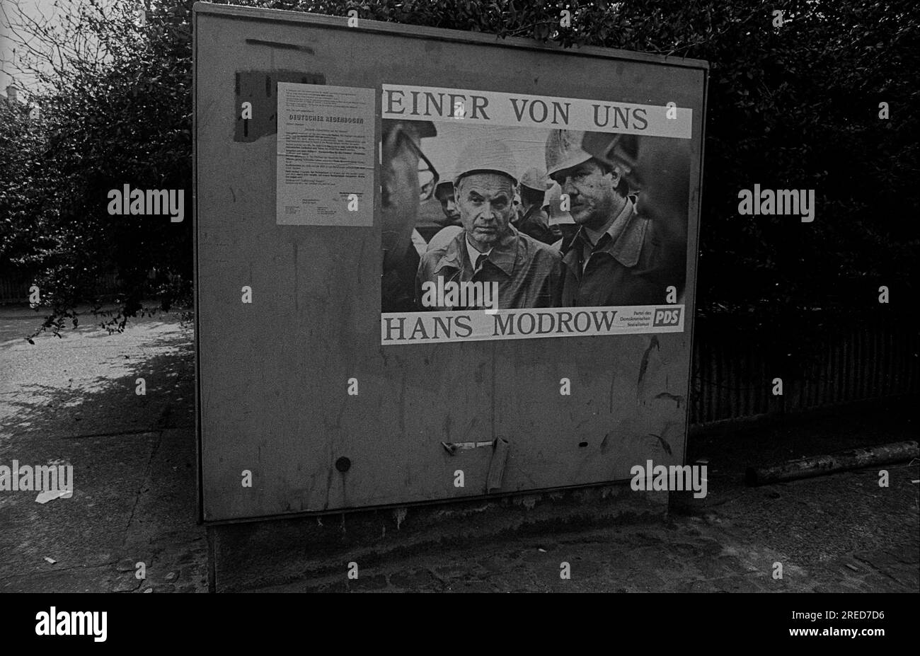 GDR, Berlin, 16.03.1990, election poster: One of us: Hans Modrow ...