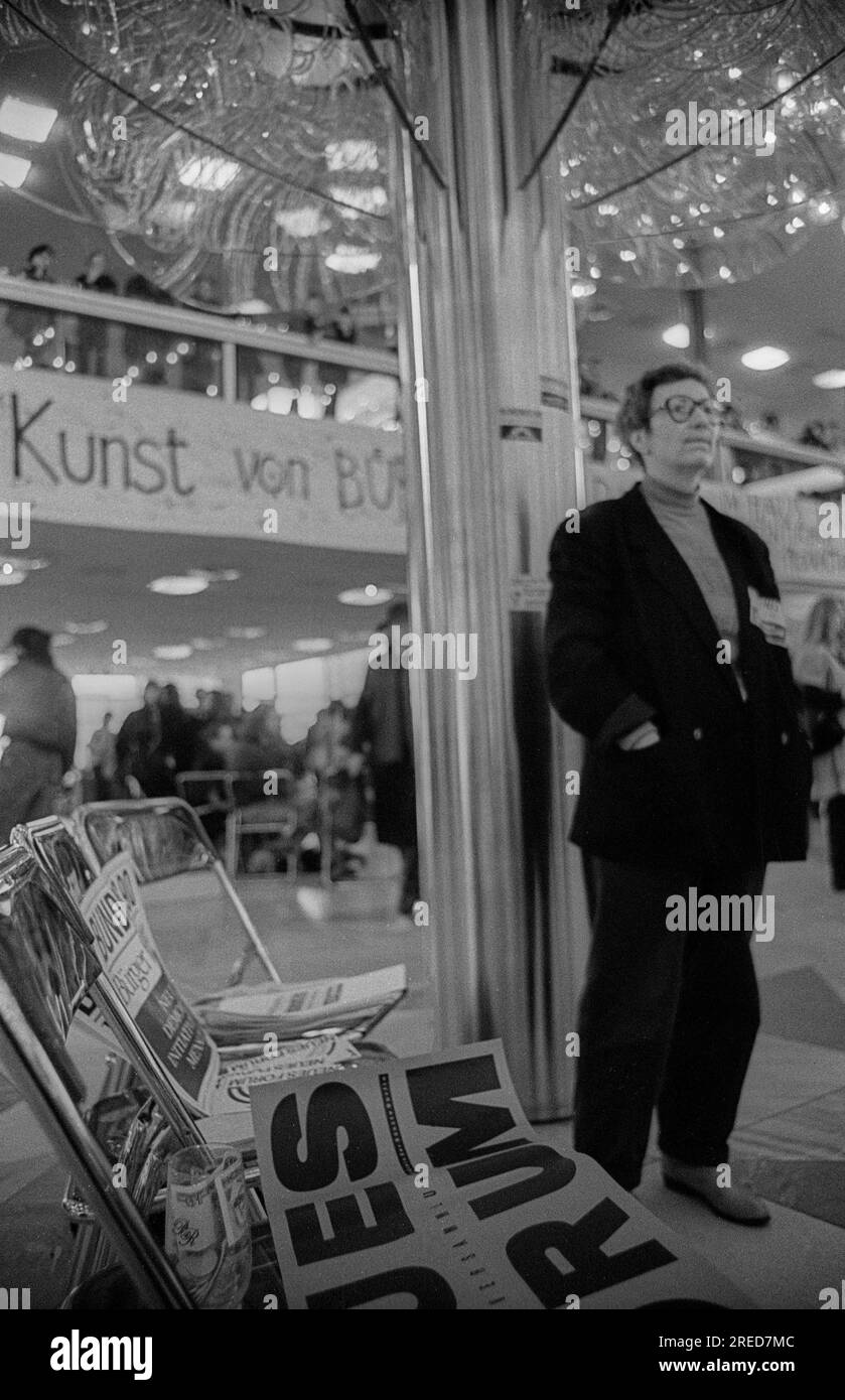 GDR, Berlin, 04.03.1990, demand for cultural use, Gläserne Blume, Irene ...