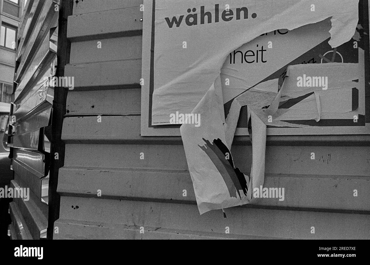 Gdr election 1990 poster hi-res stock photography and images - Alamy
