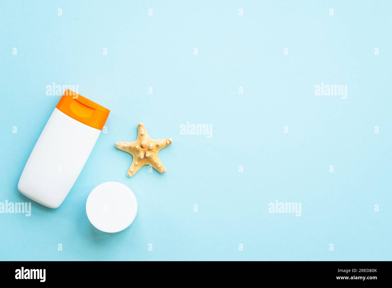 Shell on beach green screen hi-res stock photography and images - Alamy