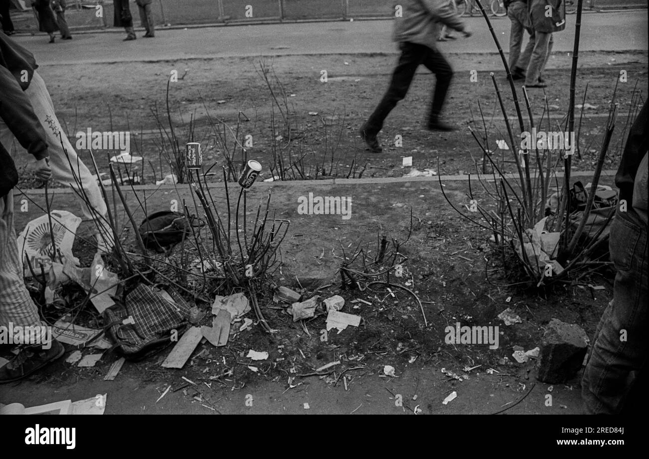 GDR, Berlin, 08.03.1990, former wall strip at the Reichstag, the wall ...