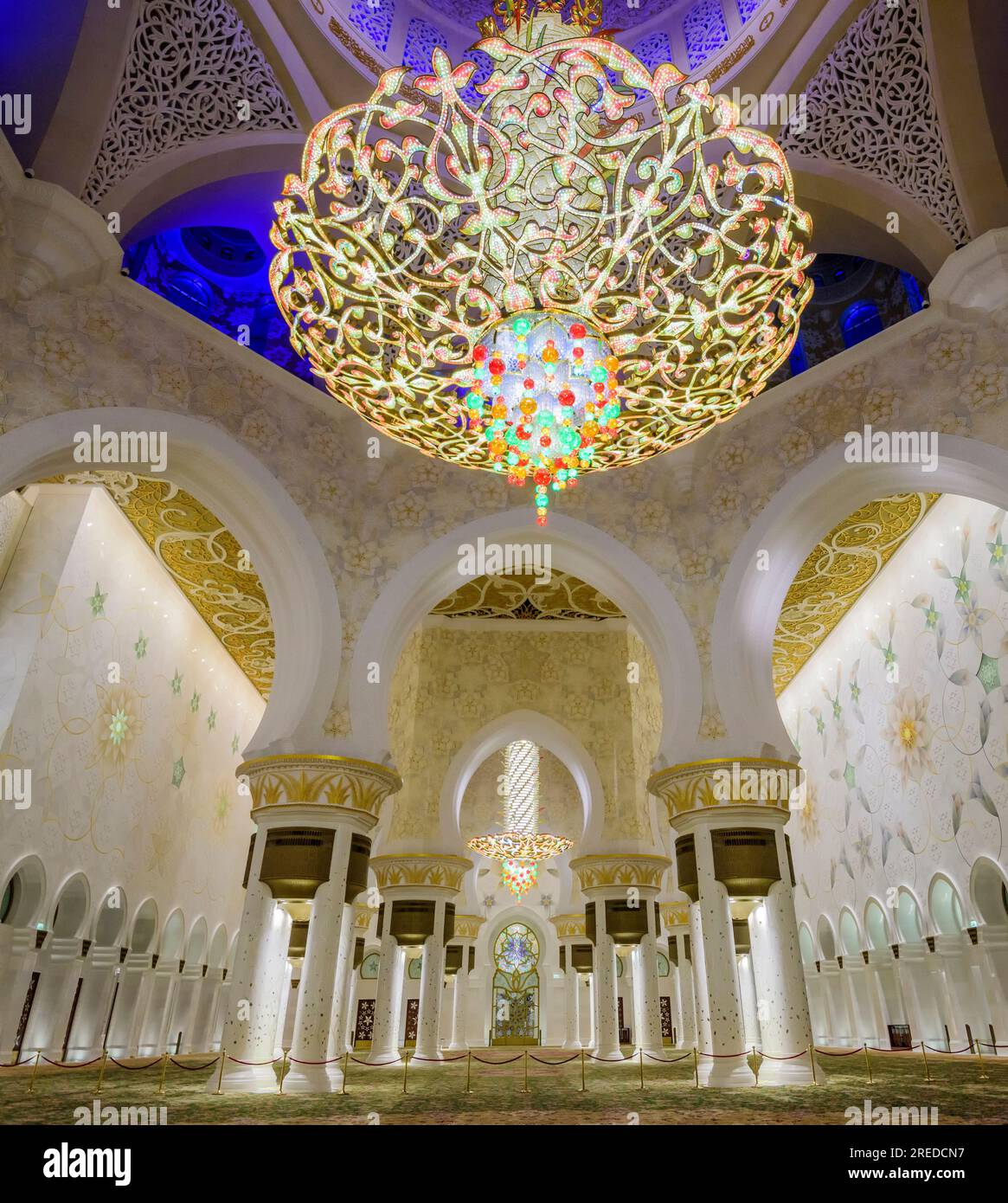 Grand chandelier of Sheikh Zayed Mosque, Abu Dhabi, adorned with ...