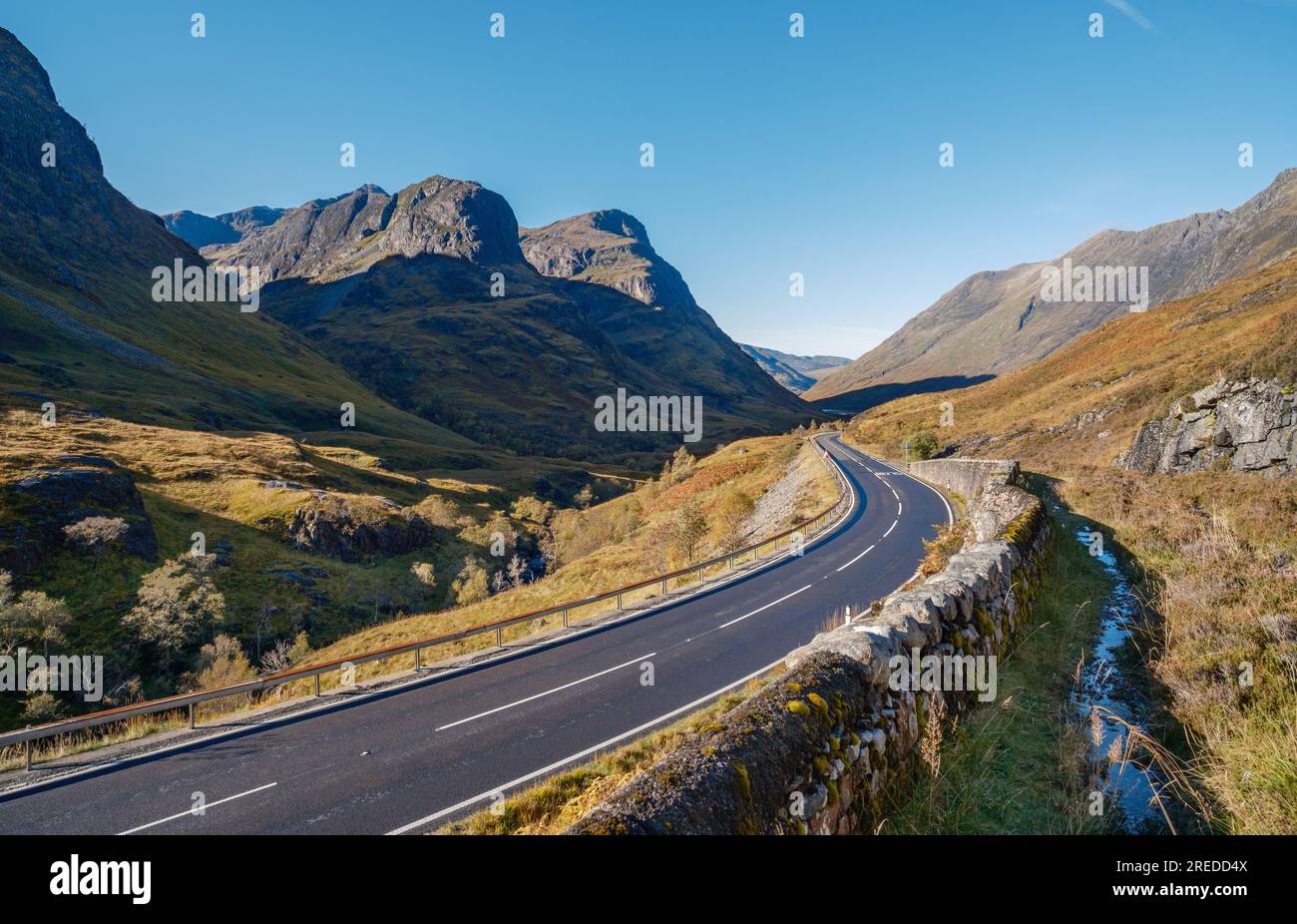 A82 road through Glen Coe below Bidean nam Bian and the entrance to ...