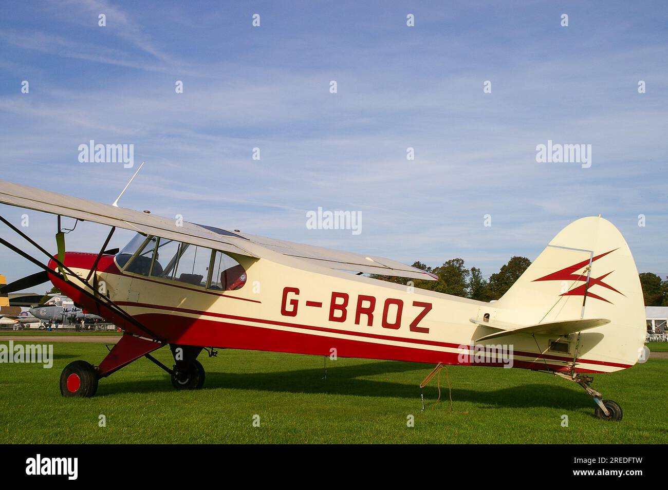 Piper pa 18 super cub hi-res stock photography and images - Alamy