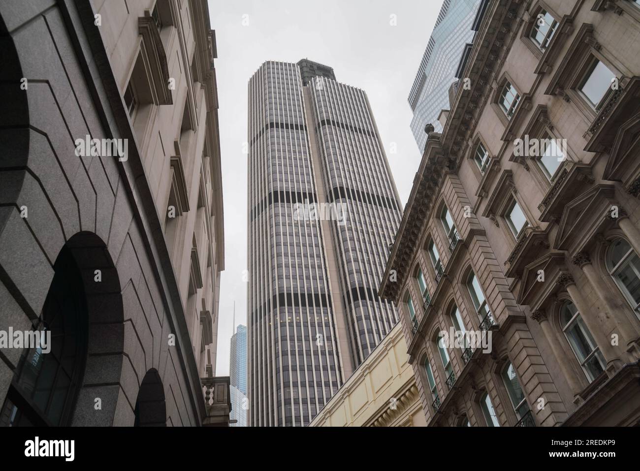 Natwest tower and city of London architecture Stock Photo - Alamy