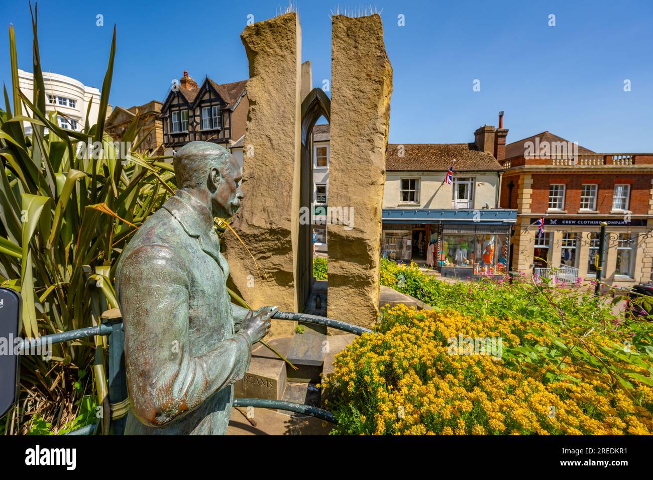 The Sir Edward Elgar memorial statue in Great Malvern Stock Photo - Alamy