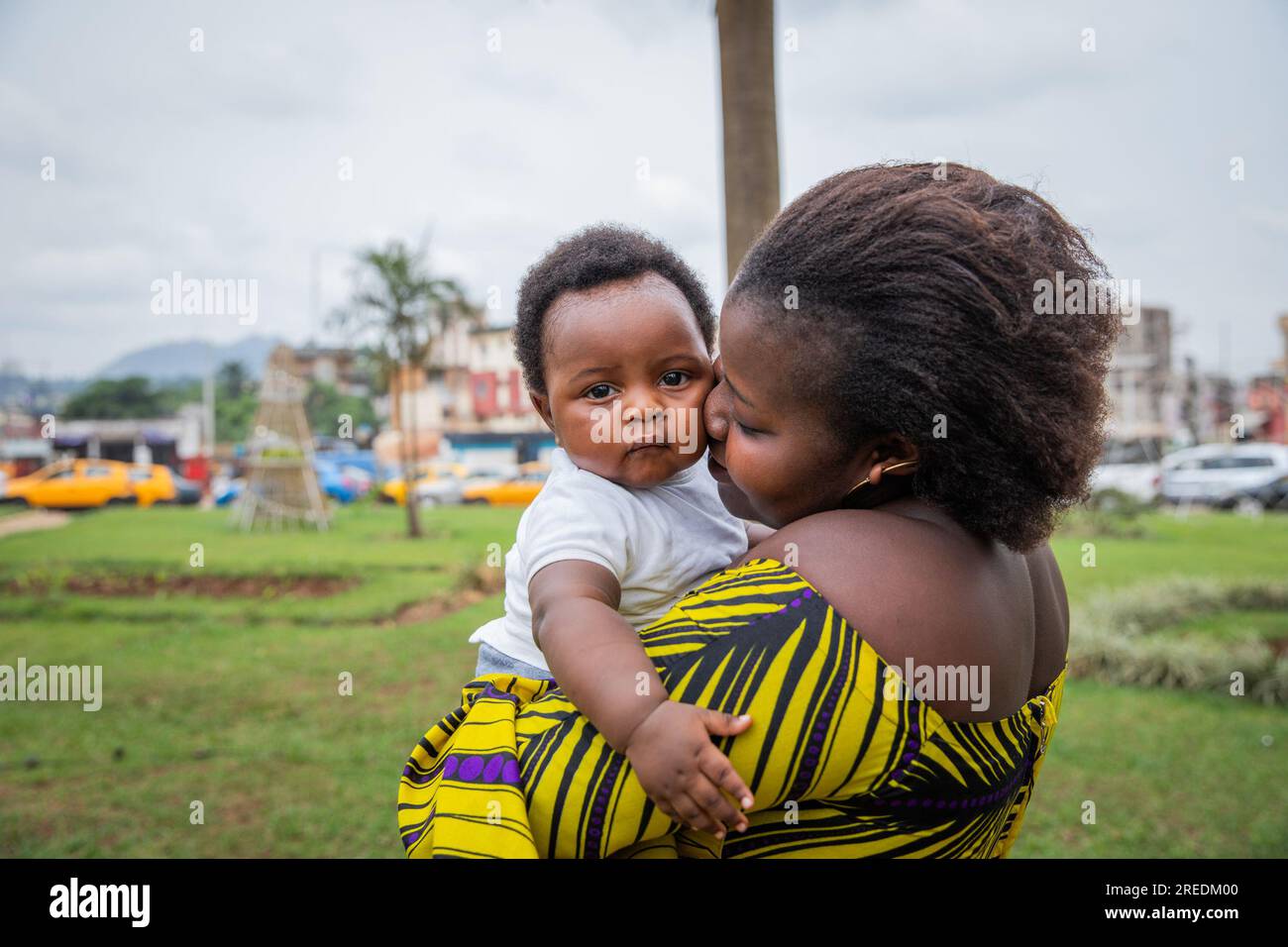 African mother and baby son hi-res stock photography and images - Alamy