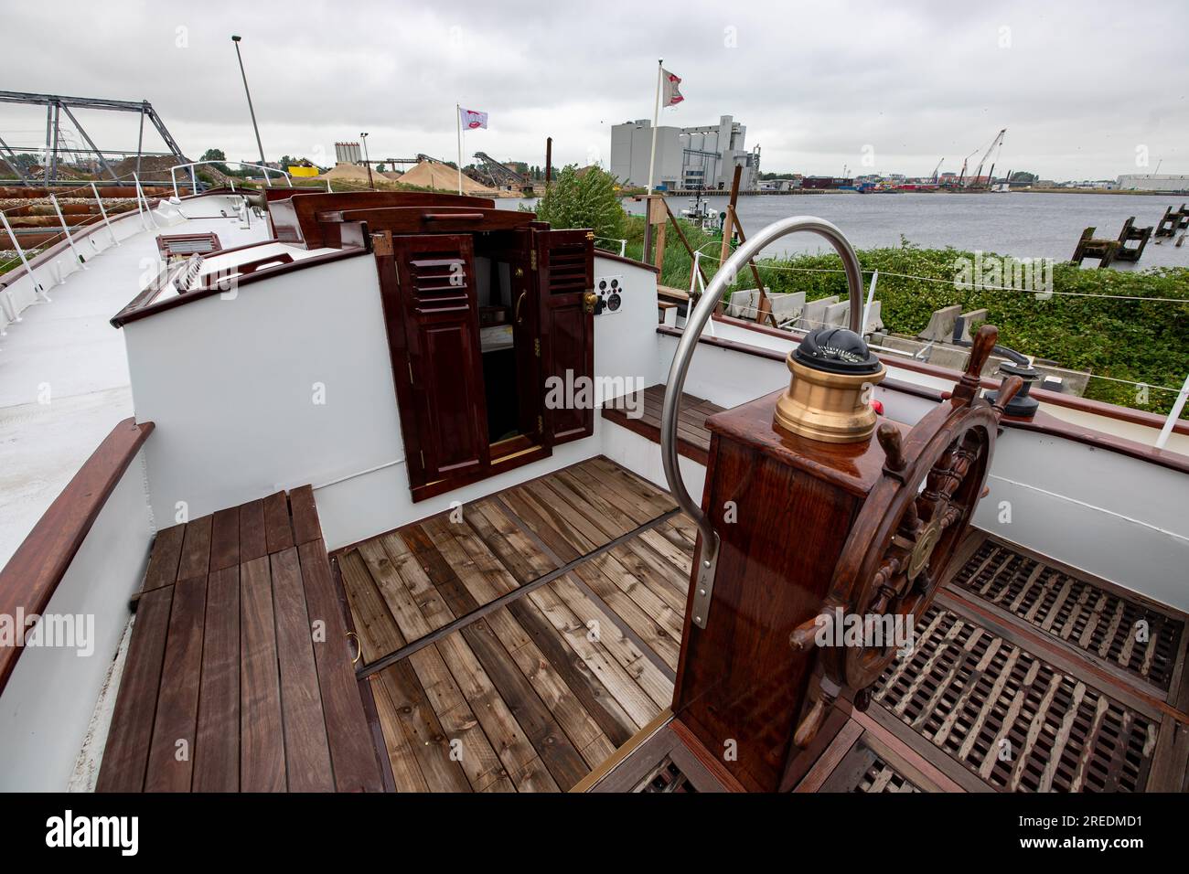 Illustration picture shows the Visit of Governor Decaluwe to the Askoy ...