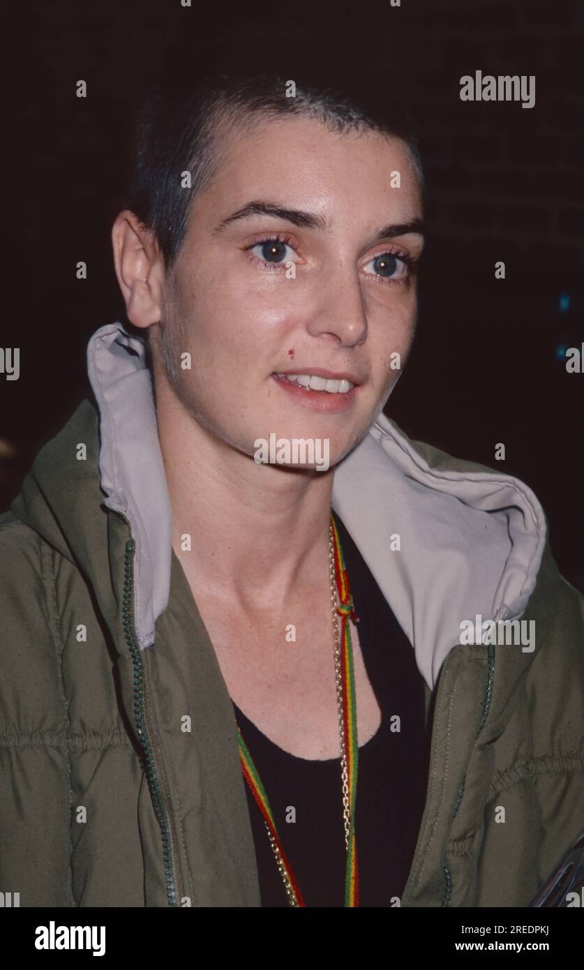 Sinead oconnor 2000 hi-res stock photography and images - Alamy