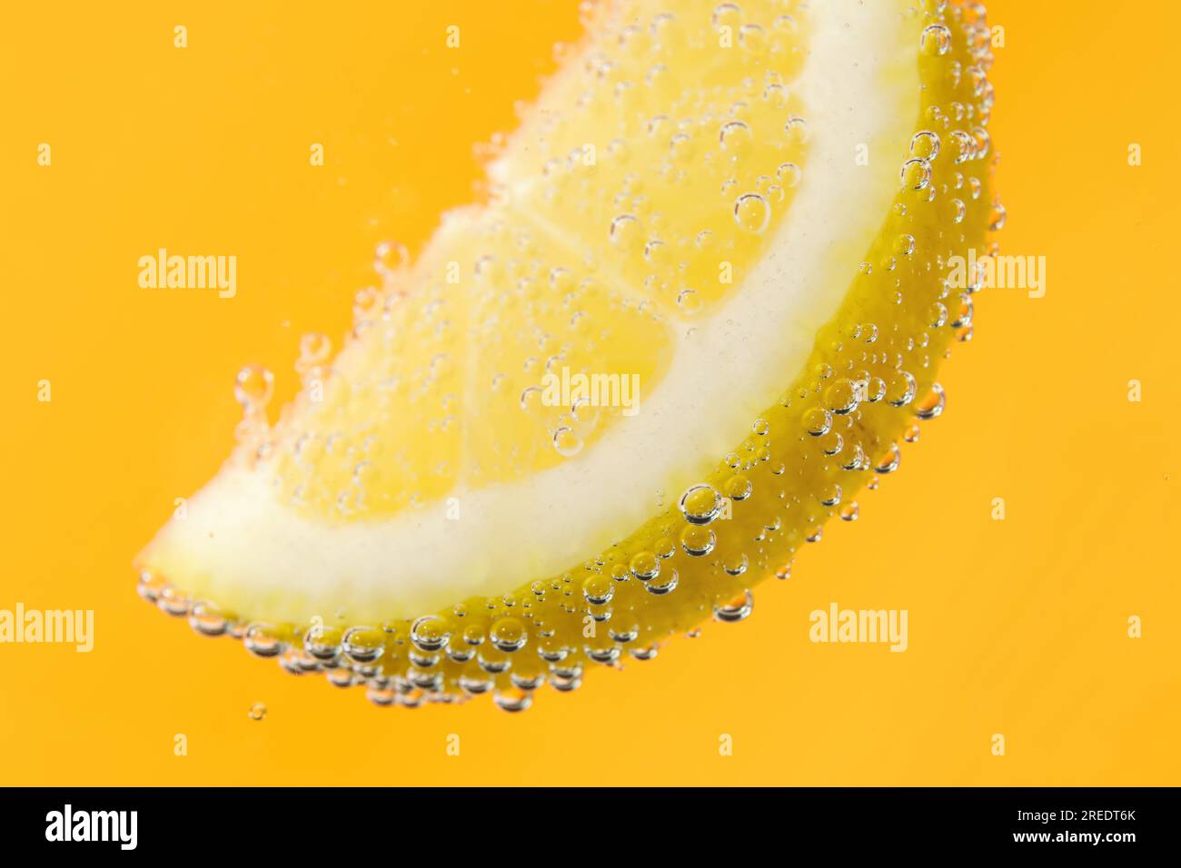 Lemon slice air bubbles hi-res stock photography and images - Alamy