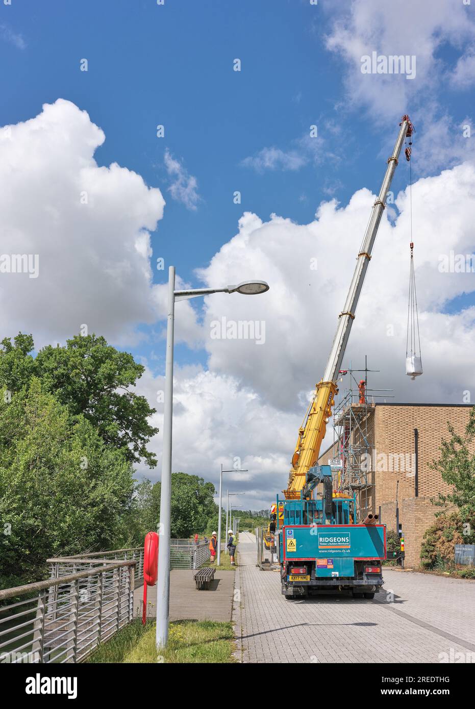 Roof hoisting hi-res stock photography and images - Alamy