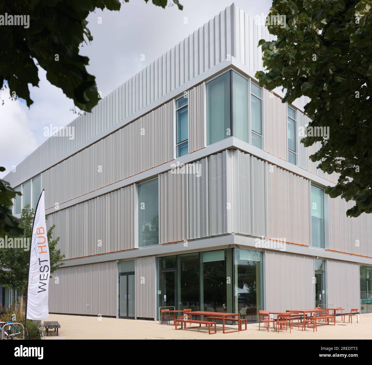 Cambridge university west hub building hi-res stock photography and ...