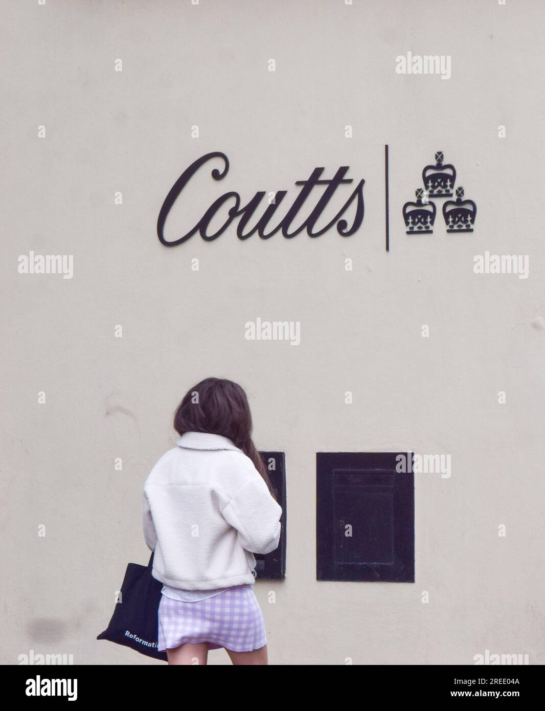 Coutts bank sign hi-res stock photography and images - Alamy
