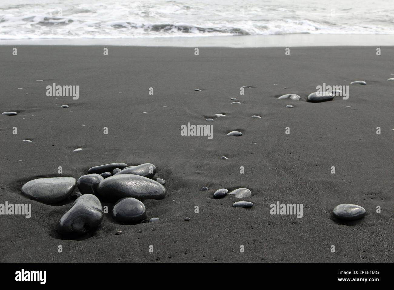 Volcanic Black Sand Beach Reynisfjara Vik Iceland Stock Photo - Alamy