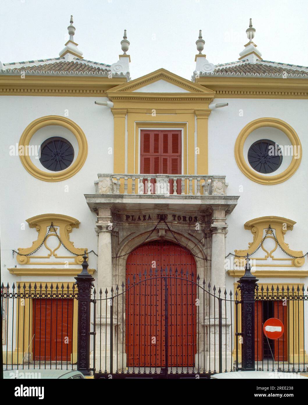 PUERTA DEL PRINCIPE ENTRADA PRINCIPAL DE LA PLAZA DE TOROS DE ESTILO ...
