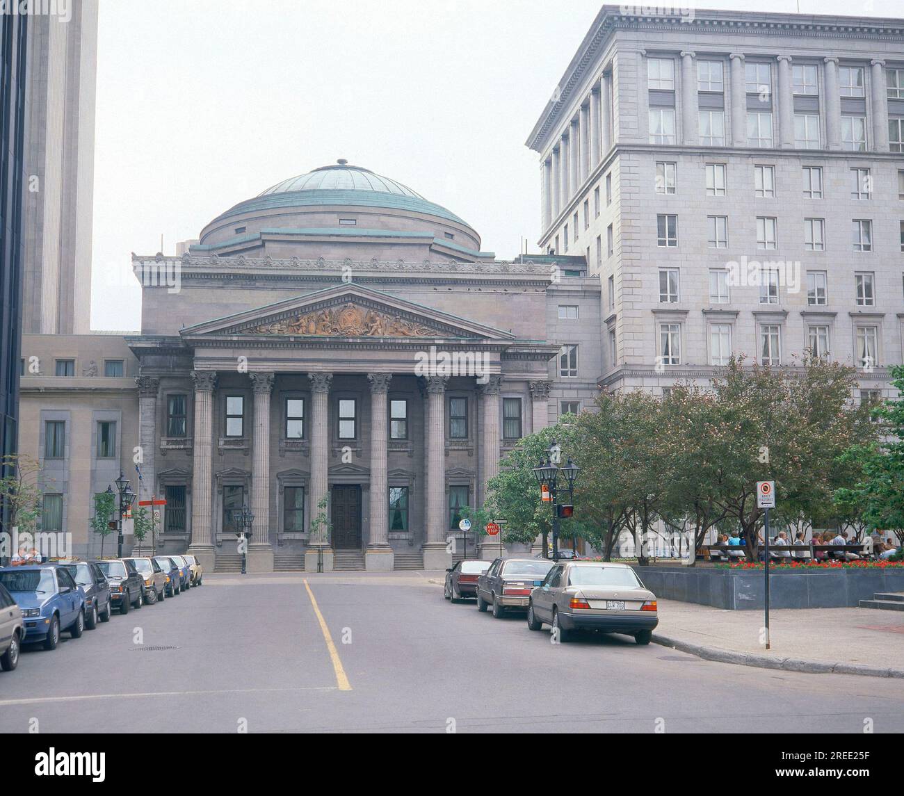 Edificios de montreal hi-res stock photography and images - Alamy