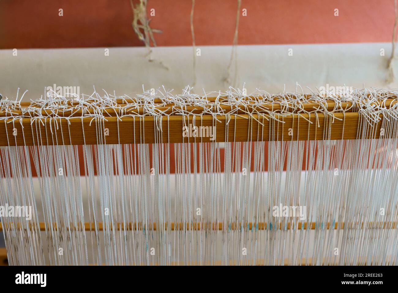 Weaving heddles hi-res stock photography and images - Alamy