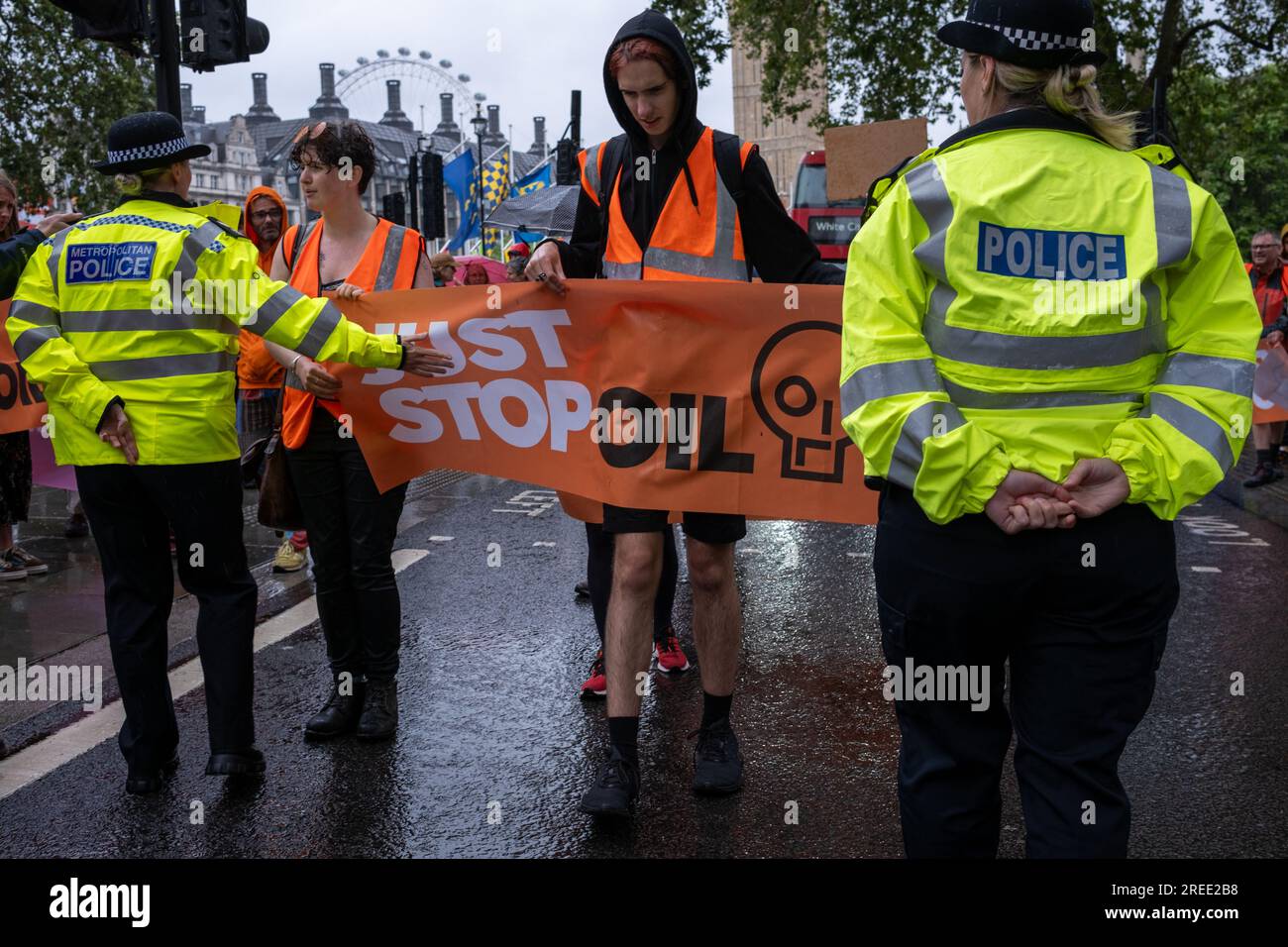 Blocking the roads hi-res stock photography and images - Alamy