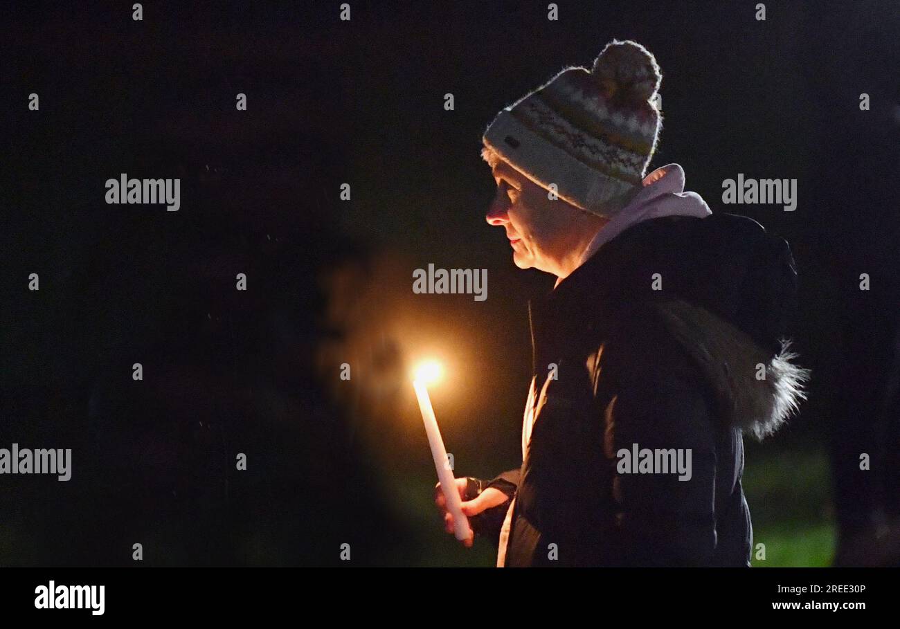 Vigil candle light hi-res stock photography and images - Alamy