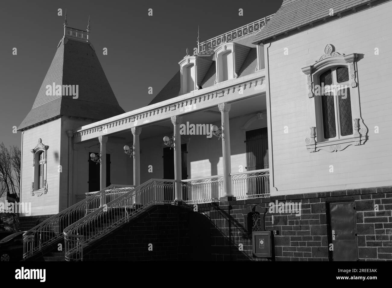 Curepipe is easily accessible to the capital Port-Louis and other towns ...