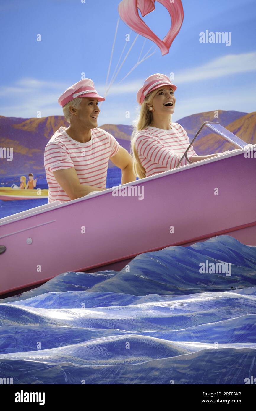 Barbie movie 2023 margot and ryan hi-res stock photography and images ...