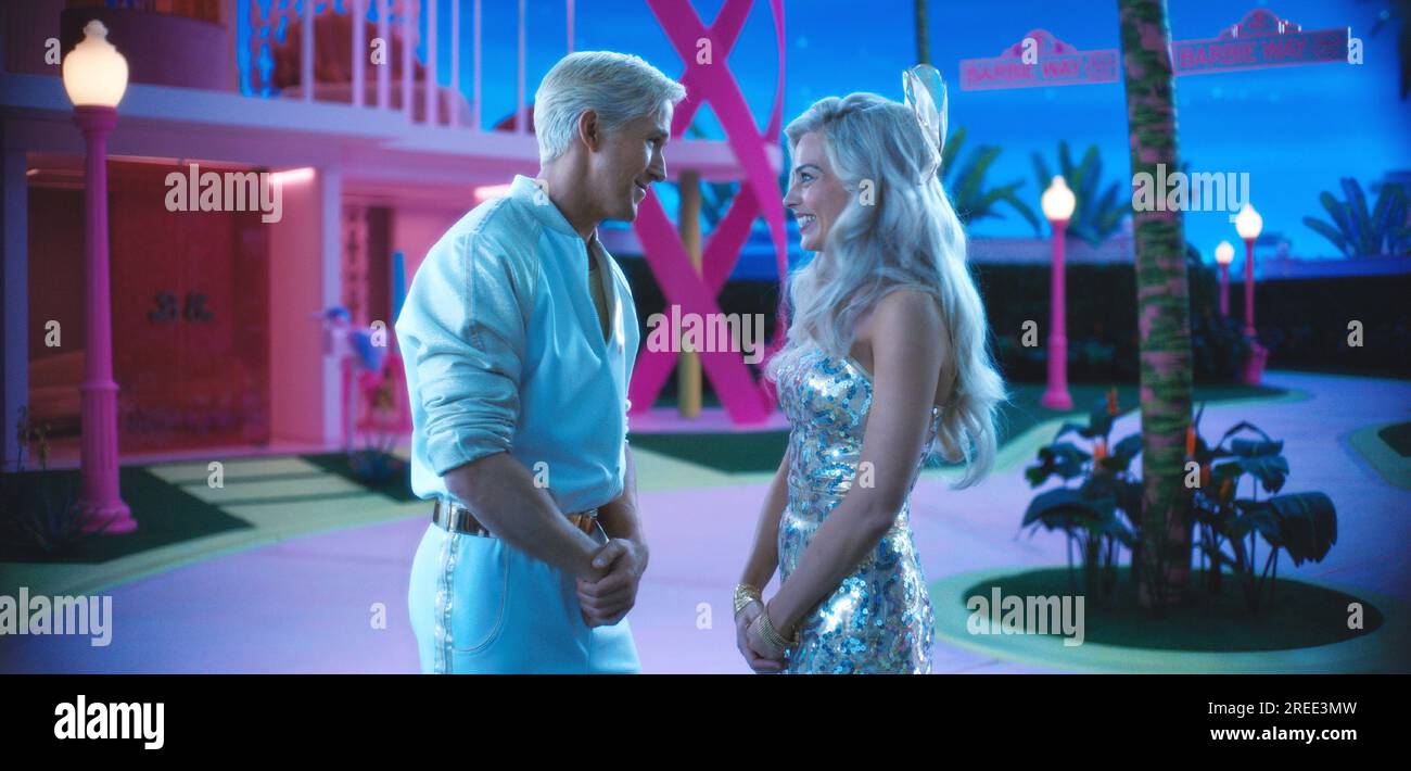 Margot robbie and ryan gosling barbie hi-res stock photography and ...