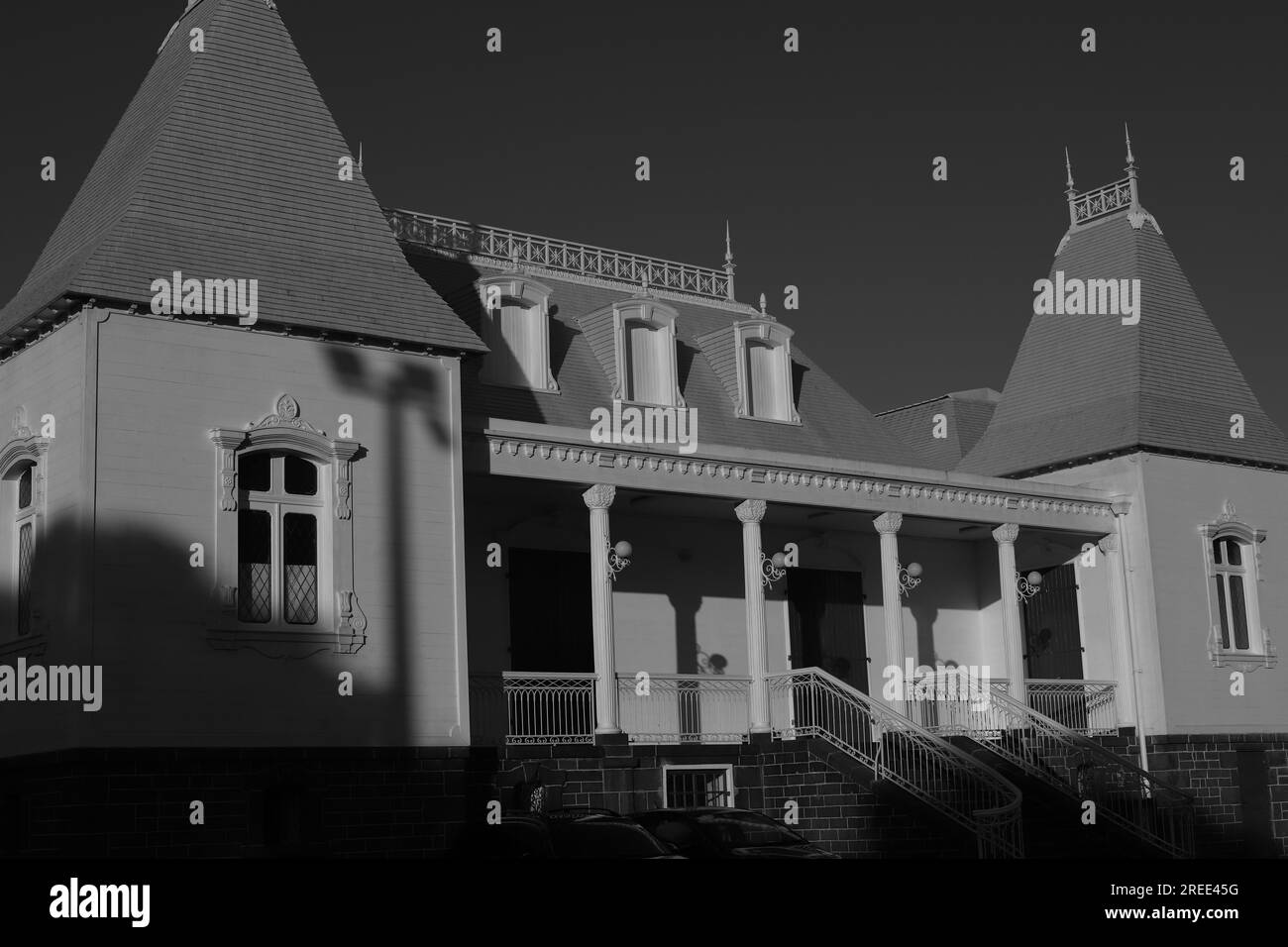 Curepipe is easily accessible to the capital Port-Louis and other towns ...