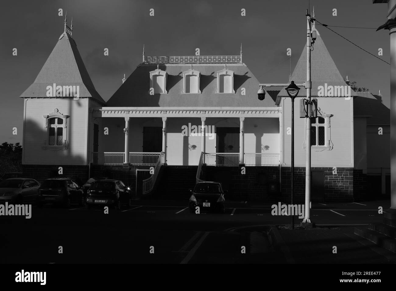 Curepipe is easily accessible to the capital Port-Louis and other towns ...